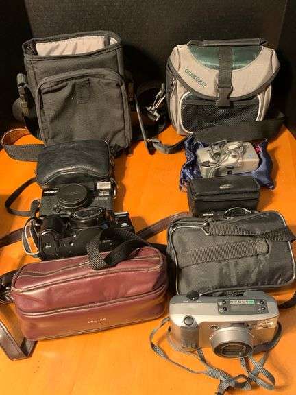 Assorted Point & Shoot Cameras & Bags - Delaware Auction Center