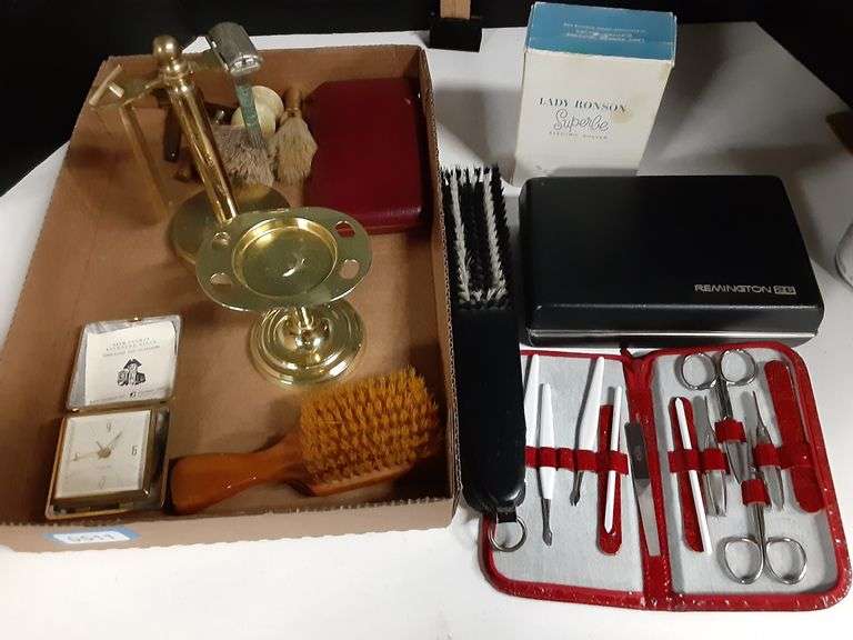 Collection of Vintage Razors, Electric Razors & Shaving Items ...