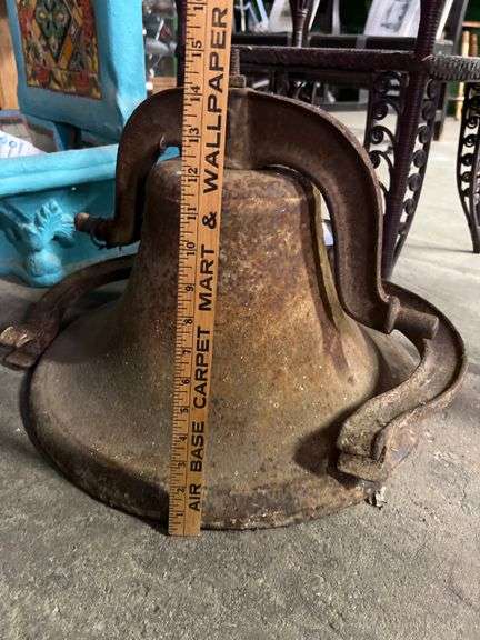 Cast Iron Dinner Bell w/Clapper - Delaware Auction Center