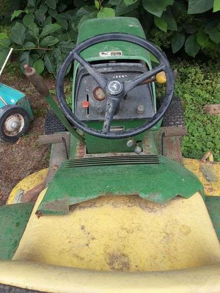 John Deere 214 Lawn Tractor w/ Deck - Delaware Auction Center