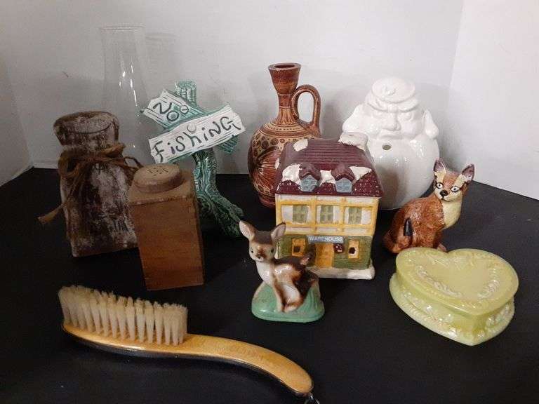 Assorted Decor Items - Delaware Auction Center