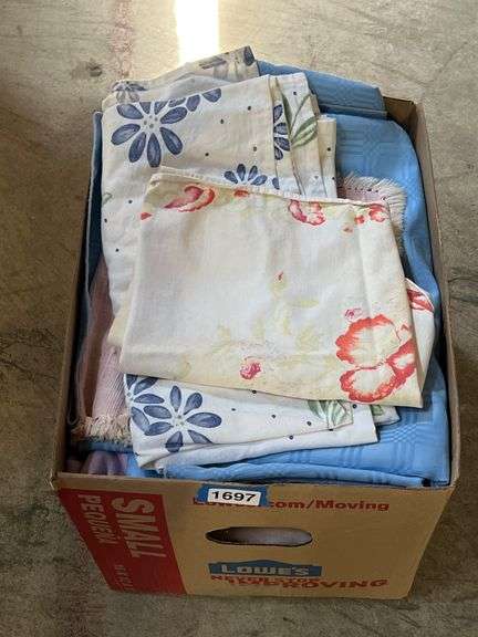 Assorted Linens - Delaware Auction Center