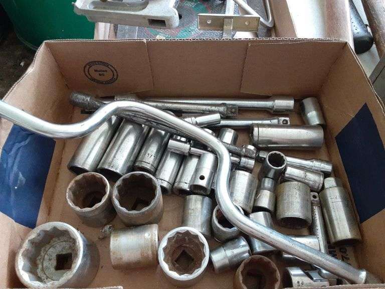 Assorted 1/2" Sockets, Extensions & Speed Wrench - Delaware Auction Center