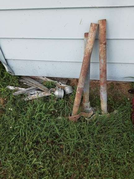 Barbed Wire Fence Toppers & Fence Items - Delaware Auction Center