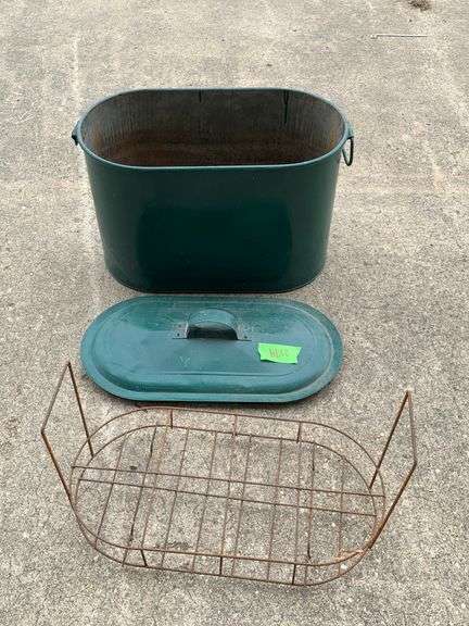 Metal Lidded Trough/Bucket - Delaware Auction Center