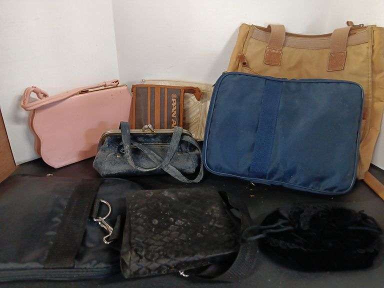 Assorted Purses and Bags - Delaware Auction Center