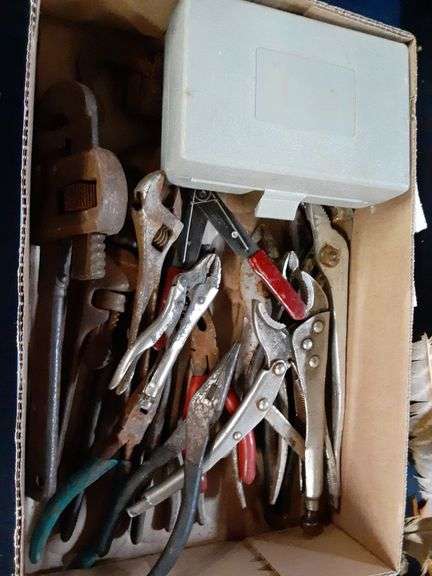 Assorted Hand Tools to Include: - Delaware Auction Center