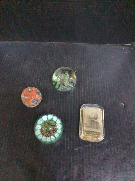 Assorted Paper Weights - Delaware Auction Center