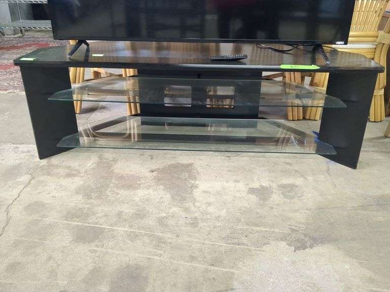 Media Table - Delaware Auction Center
