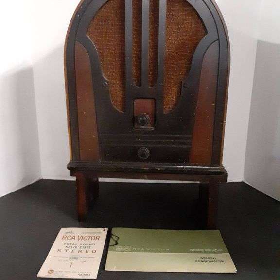 RCA Victor Philco Solid State Stereo - Delaware Auction Center