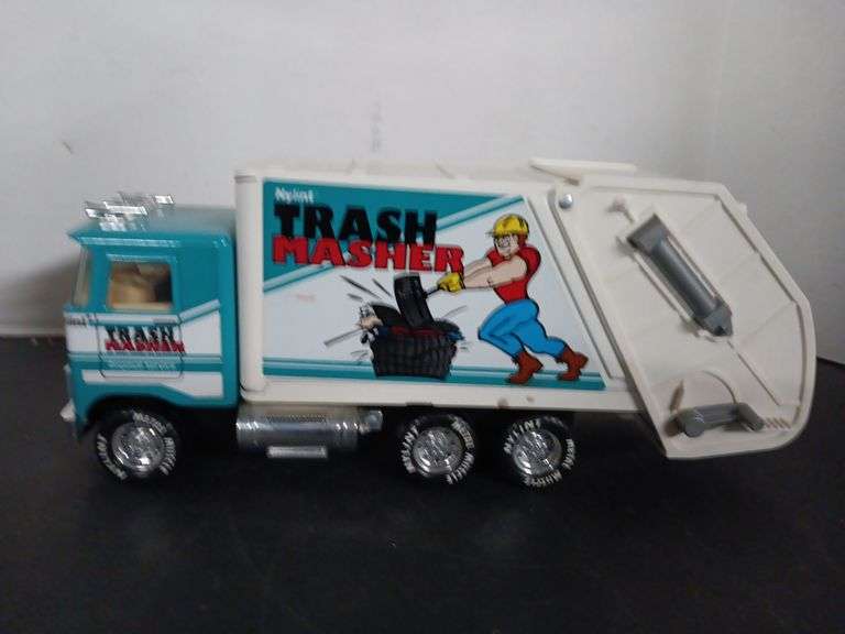 Nylint Trash Masher - Delaware Auction Center