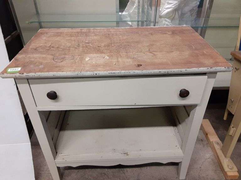 Primitive Wash Stand - Delaware Auction Center