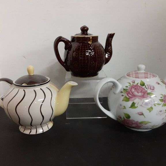 (3) Teapots - Delaware Auction Center