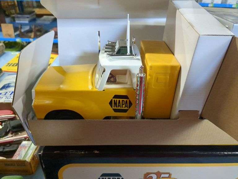 NAPA Automotive Parts Toy Delivery Truck - Delaware Auction Center