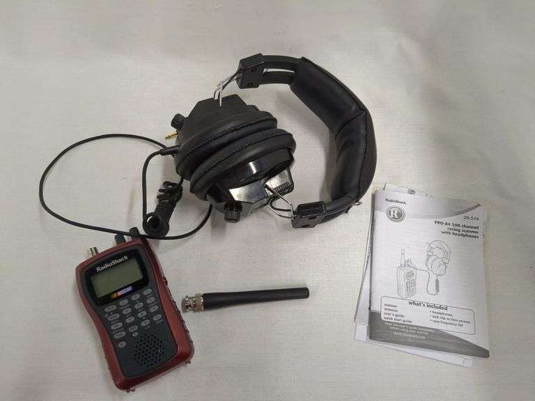 Radio Shack PRO-84 200 Channel Scanner w/ Headphones - Delaware Auction ...