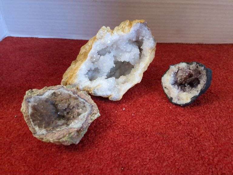 (3) Geodes - Delaware Auction Center