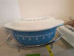 Pyrex Blue "Snowflake" Oval Casserole Dish, Pyrex "Early American" Oval ...
