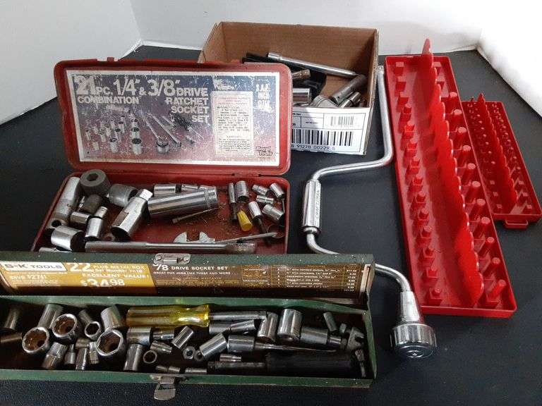 Sockets, Metal Cases, and Organizer - Delaware Auction Center