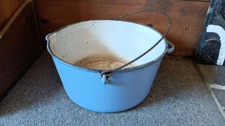 Baby Blue Enamel Pot - Delaware Auction Center