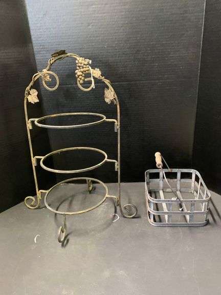 Pie Rack and Metal Basket - Delaware Auction Center
