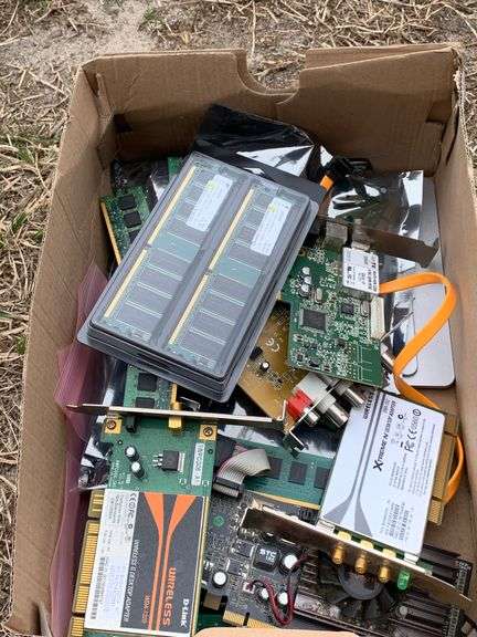 Assorted Computer & Electronic Parts - Delaware Auction Center