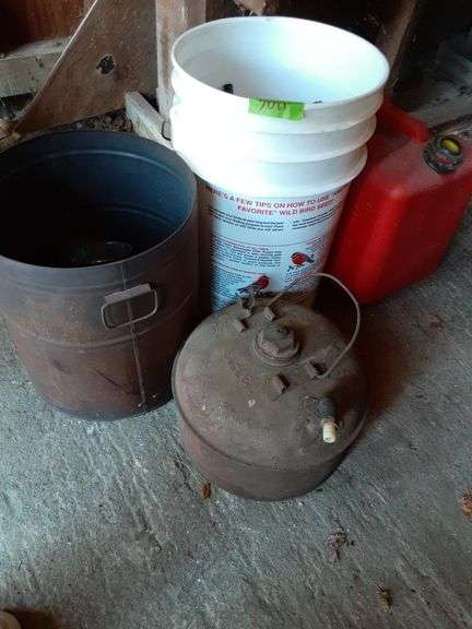 Poly & Steel Gas Cans, Funnels and Hardware - Delaware Auction Center