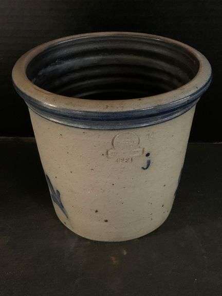 Rowe Pottery Works 1991 Crock - Delaware Auction Center