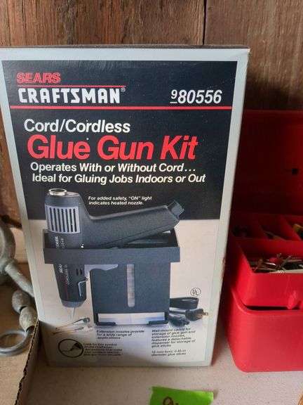 Craftsman Cord / Cordless Glue Gun Kit - Delaware Auction Center