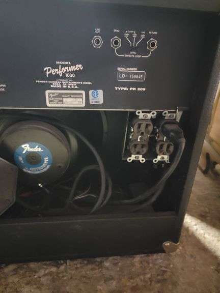 Fender Performer 1000 Amplifier - Delaware Auction Center