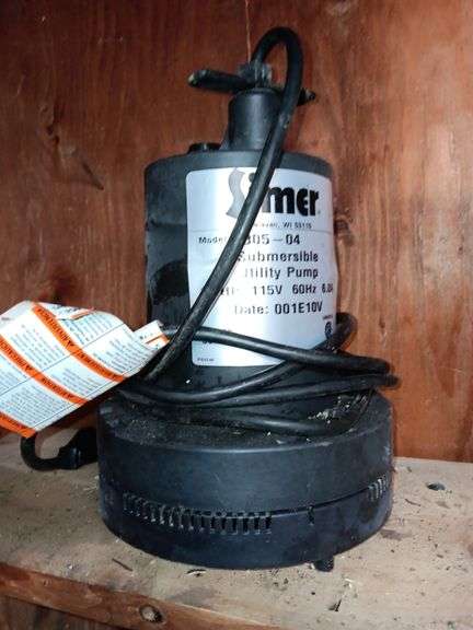 Simer 1/4 hp Submersible Utility Pump - Delaware Auction Center