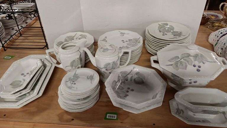Rosenthal Maria Plate Set - Delaware Auction Center