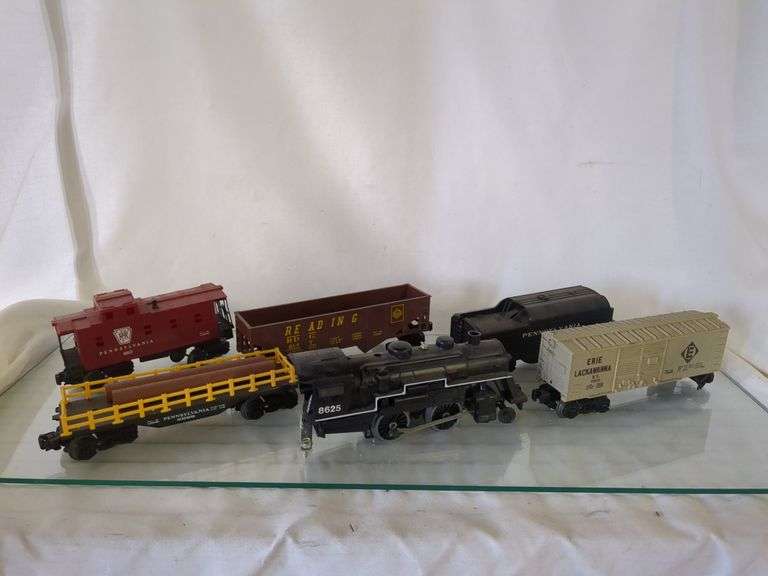 1980s Lionel Freight Train Set - Delaware Auction Center