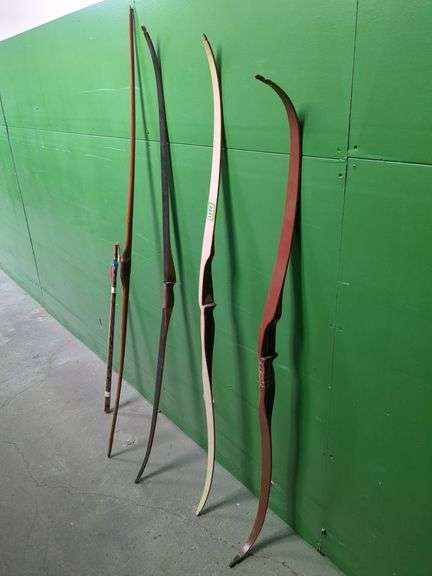 (4) Bows and Arrows - Delaware Auction Center