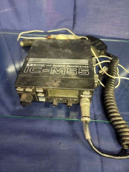 ICOM VHF Marine Transceiver IC-M55 - Delaware Auction Center