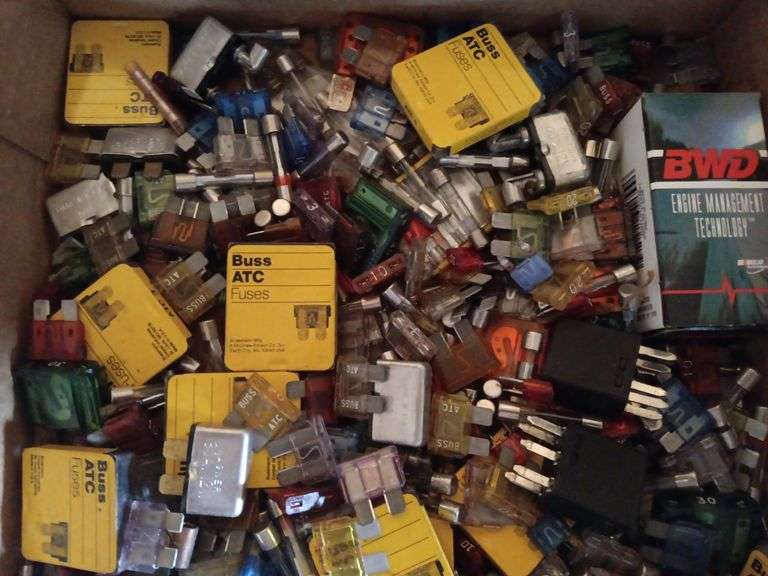 Assorted Fuses - Delaware Auction Center