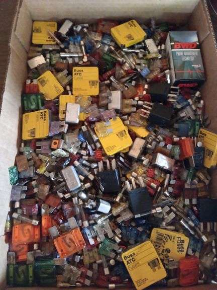 Assorted Fuses - Delaware Auction Center