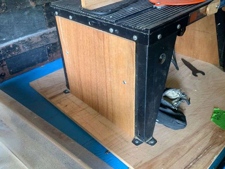 Craftsman Router Table w/ Router - Delaware Auction Center