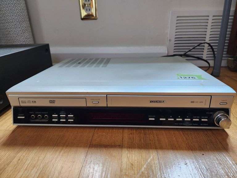 Toshiba VHS DVD Player - Delaware Auction Center