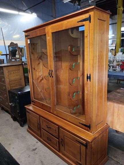 Maple Gun Cabinet - Delaware Auction Center