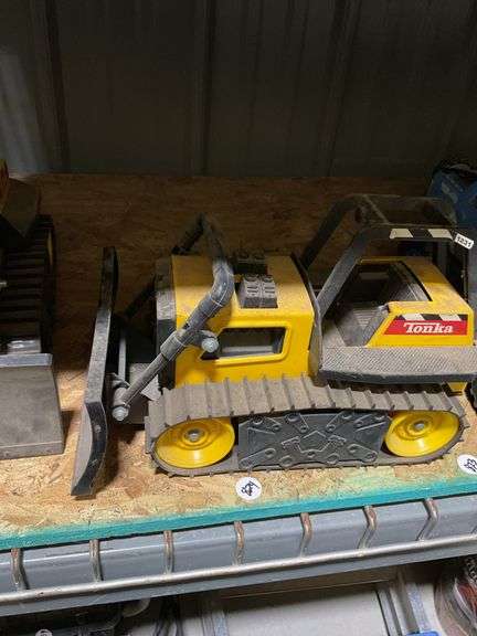 Tonka Dozer - DOOLEY AUCTION, LLC