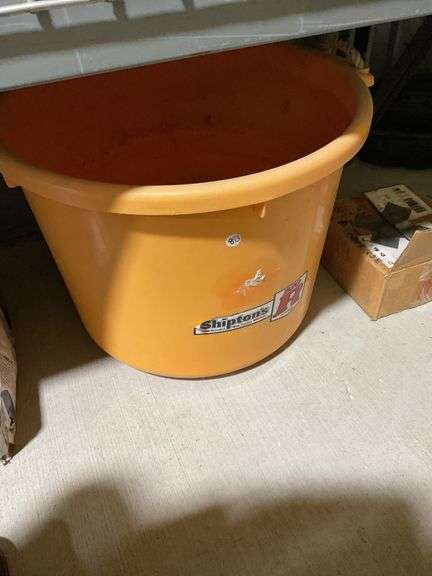 Feeding Tub - DOOLEY AUCTION, LLC