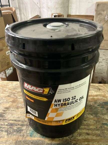 MAG 1 ISO Grade 32 Amber 5 Gallon Hydraulic Oil - MAG00325 - MSRP $100. ...