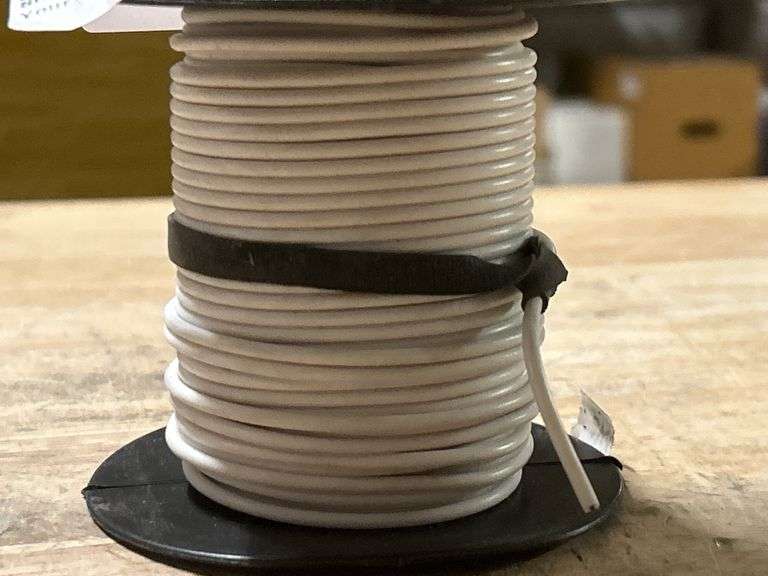 EastPenn 18 AWG Automotive Plastic Insulated Single Conductor Wire ...