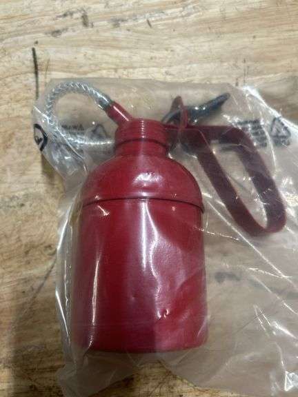 (2) Westward 13 oz Red Lever Operator Oiler - 2LAJ8 - MSRP 2 @ $11.35 ...