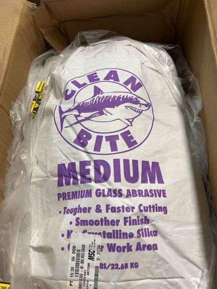Clean Bite 50 lbs 80 Grit Medium Grade Angular Crushed Glass Abrasive ...