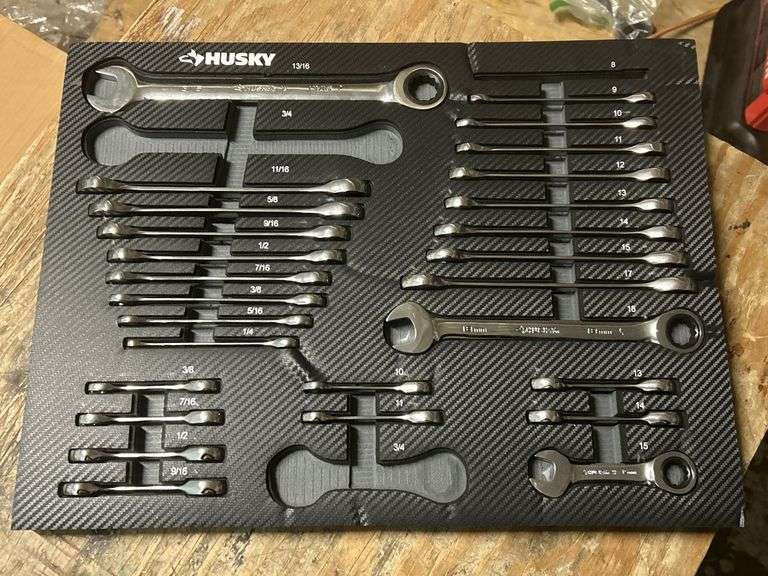 Husky 27-Piece SAE and Metric Ratcheting Wrench Set in EVA Tray ...
