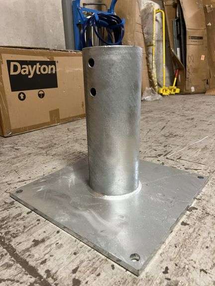 Dayton 2,000 lb Max Load Capacity Welded Steel Socket Mounting Base For ...