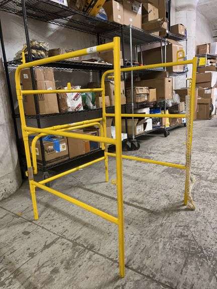 Value Collection 33" x 33" x 3-1/2' Steel Yellow Manhole Guard Rail ...