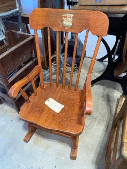 Child’s rocking chair • Crimson circle (Garage) - Duck Soup Auctions