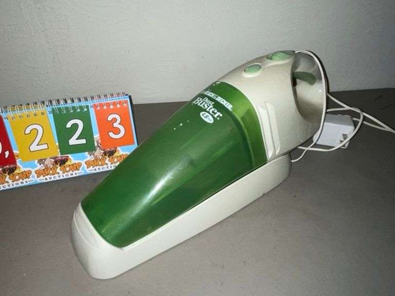 Black and decker dust buster • Apartment (garage) - Duck Soup Auctions